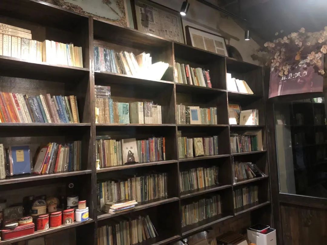 "Recommended shop" What does a newly opened old bookstore mean to a ...