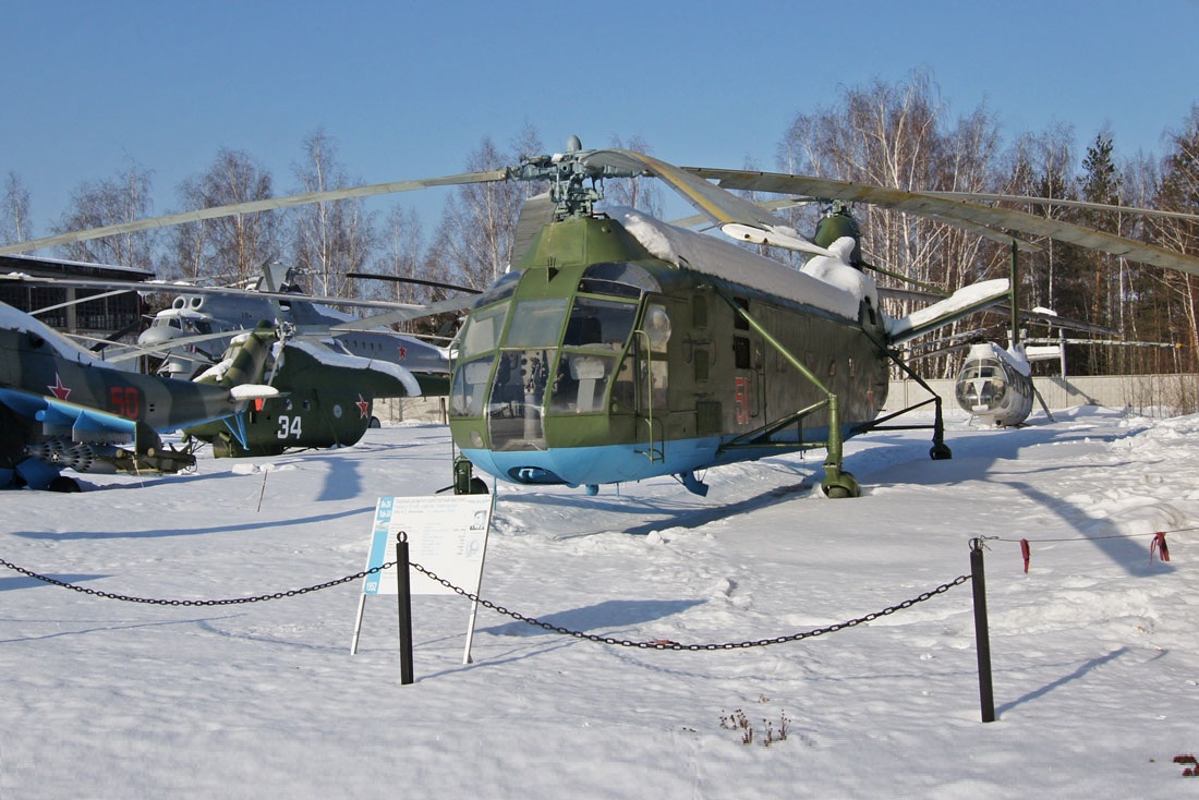 Red Chinook Yak-24 Yak-24 Як-24 helicopter review nearly 50 pictures ...