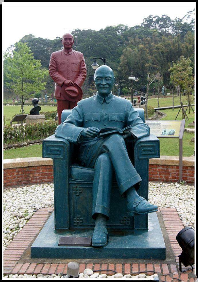 Chiang Kai-shek's coffin was destroyed, and his great-grandson Jiang ...