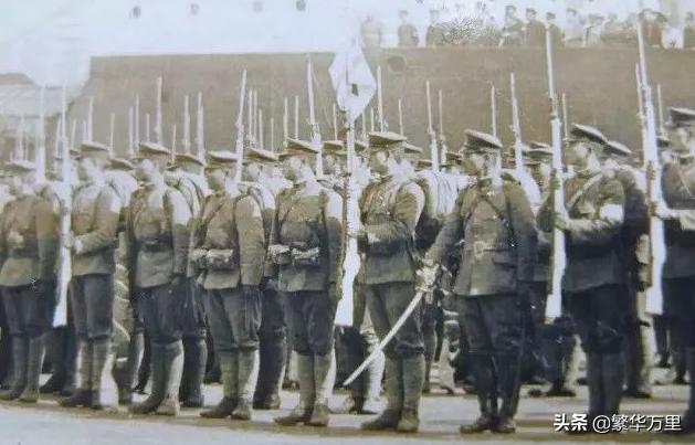 The Japanese Ground Self-Defense Force has 10 divisions. How many ...