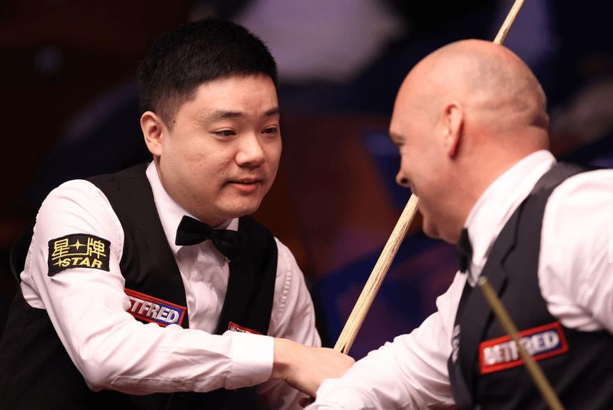 Ding Junhui's family of three showed up, his daughter was so cute and ...