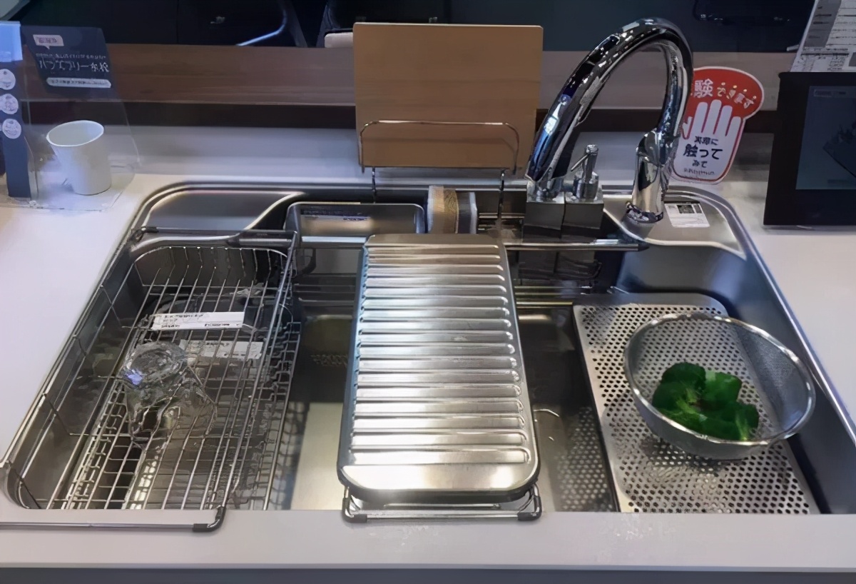 Japanese sinks are too scheming, concave design, quick drainage and ...