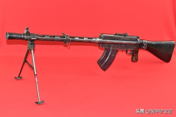 The Finnish Lati 26 light machine gun, which can be used as a sniper ...