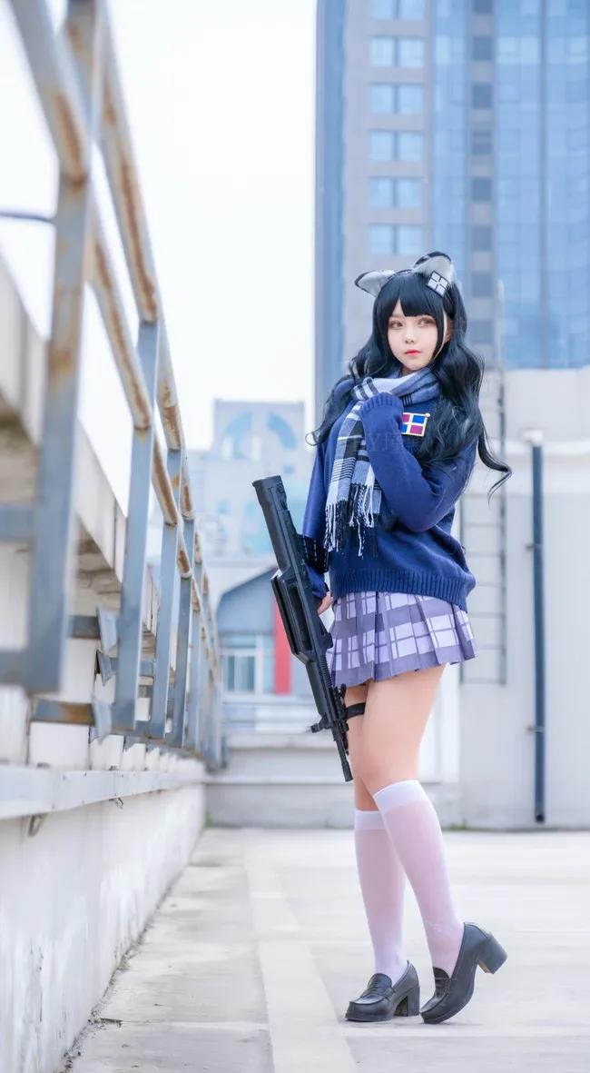 Cos Girls Frontline 95-style white graduation ceremony - iNEWS