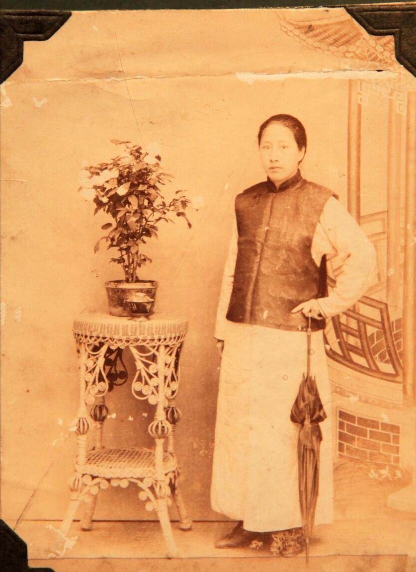 Why is Qiu Jin obsessed with wearing menswear? - iNEWS