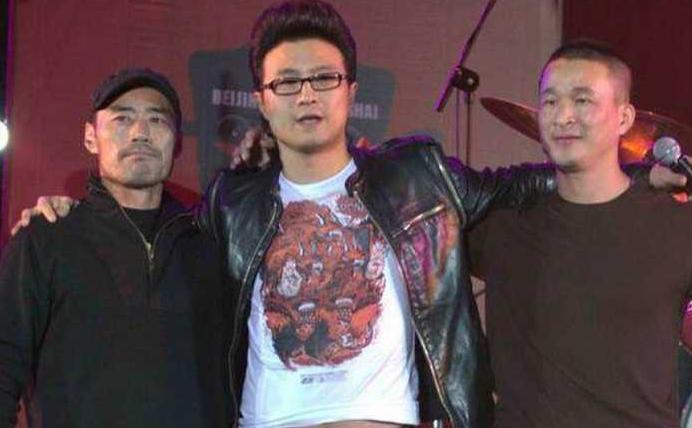 After being banned by Wang Feng, the grassroots singer Rising Sun Jang ...