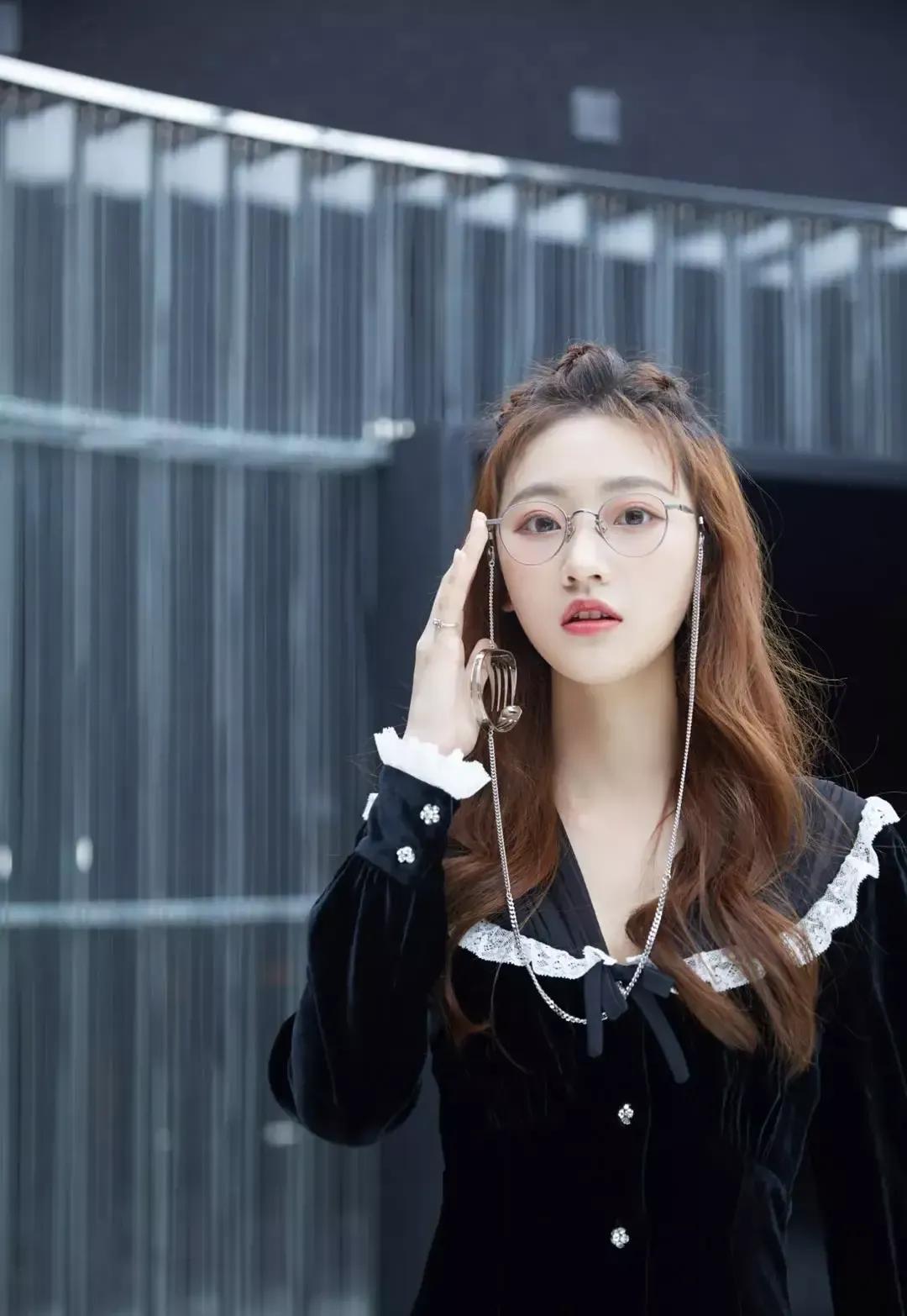 Star-2-Yang Yutong - iNEWS