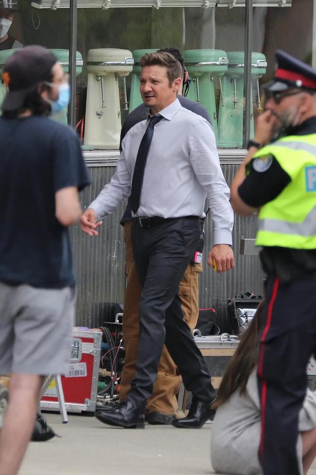The superhero is also blessed!Marvel's Hawkeye wears a suit and tie ...