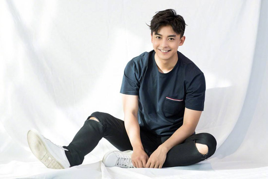 Li Jiahang's 13 years: How many plays did he perform behind us? - iNEWS