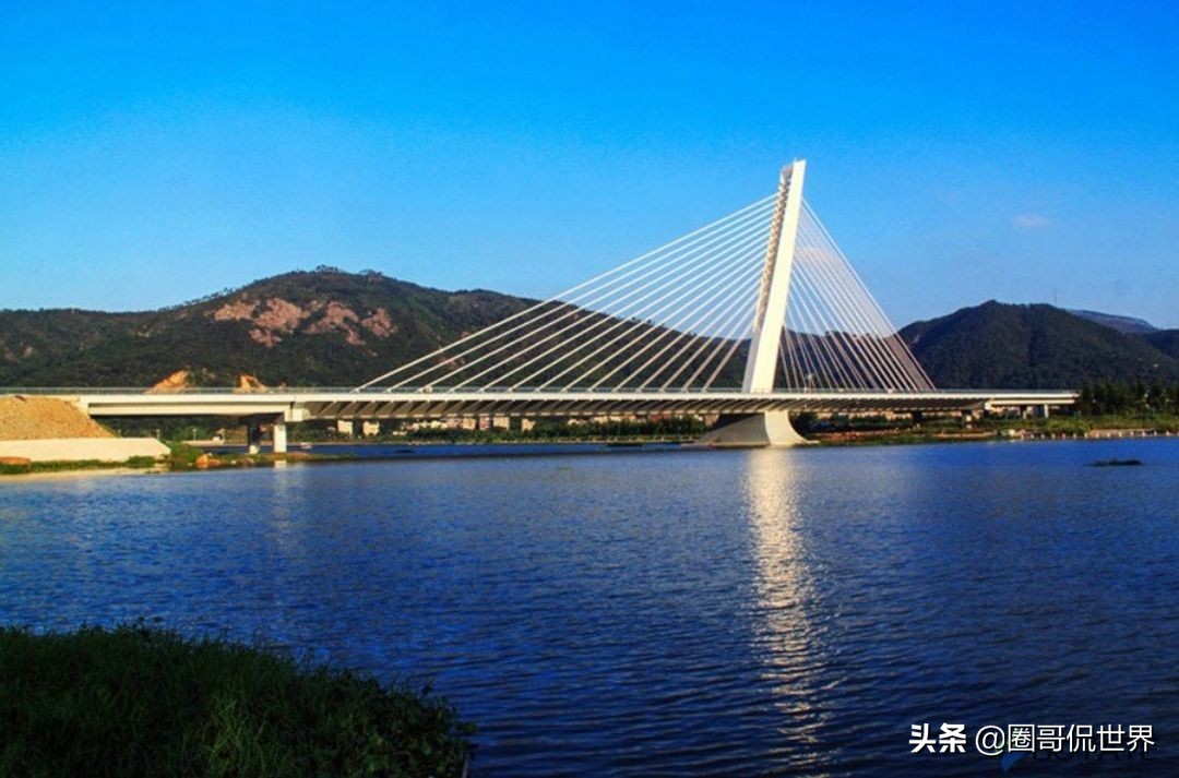 The magic of Putuoshan Island: a temple built a magnificent cross-sea ...