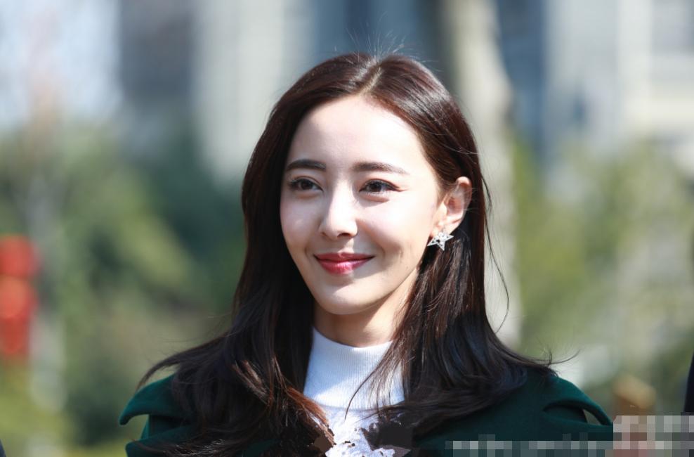 Why does Yang Jue's "ex-girlfriend" become so old?32 years old is like ...