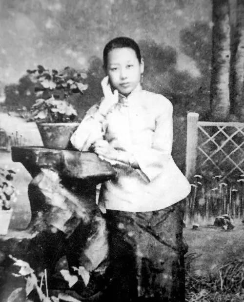 The first reporter who was shot and killed in the Republic of China ...