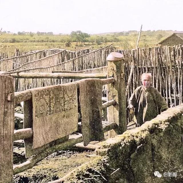 A Manchu family in Acheng, Harbin in the early 1930s - iMedia