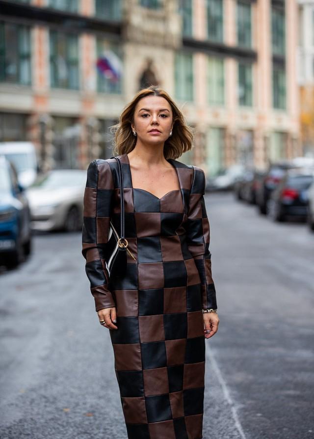 "Checkerboard" continues to be popular, and fashionistas love to wear ...