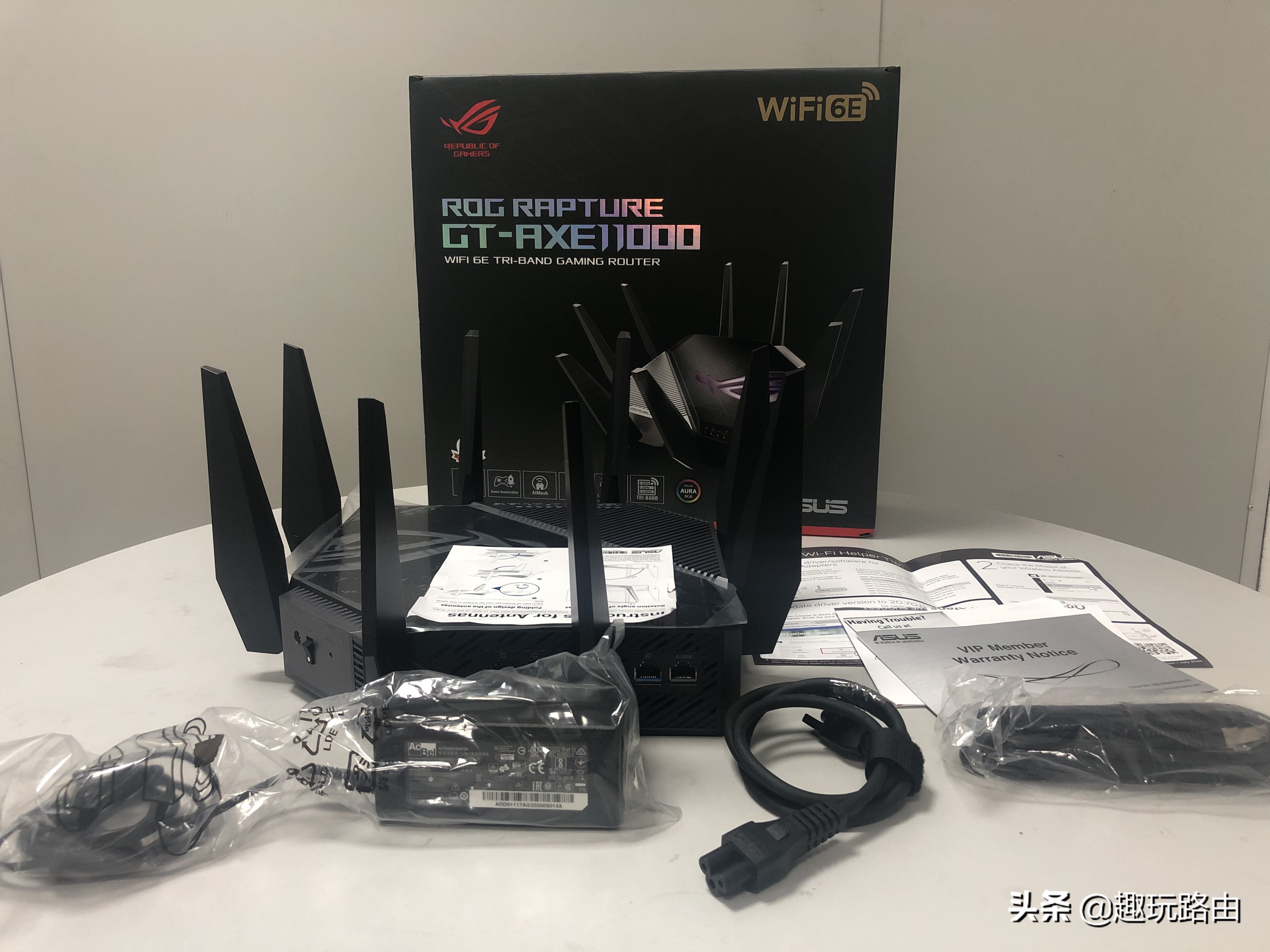Asus first flagship WiFi 6E router GT-AXE11000 out of the box - iMedia