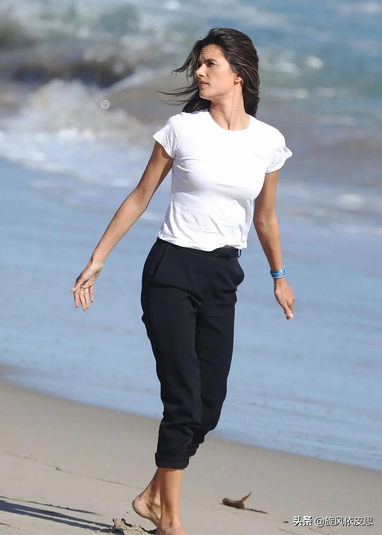 Brazilian supermodel dress code - iNEWS