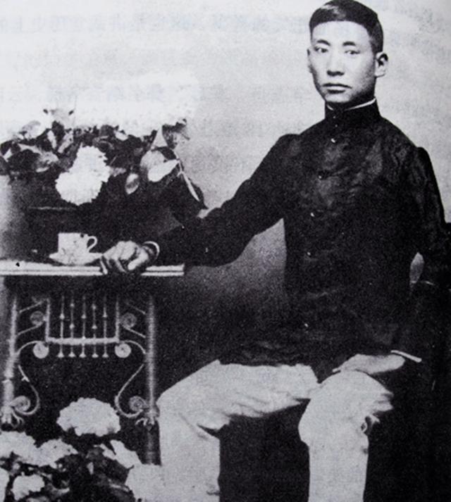 How are the descendants of "King of Yunnan" Long Yun?The children are ...