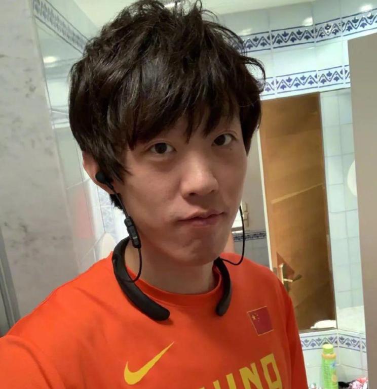 High jump champion Zhang Guowei: consecutively set records, but ...