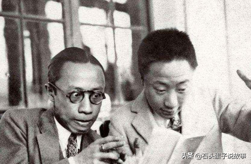 Puyi went shopping in his later years, the old eunuch knelt down and ...