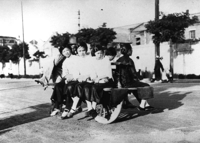 Talking about the wages of Shanghai workers in the Republic of China in ...