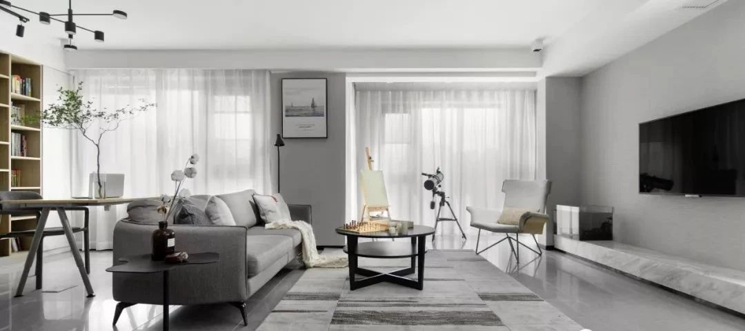 This 155-square-meter duplex residence has 5 large floor-to-ceiling ...