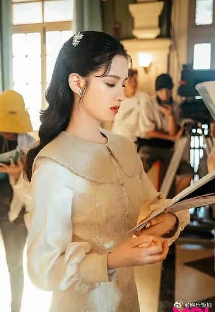Miss Zhang Jingyi's temperament - iNEWS