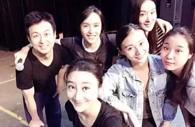 Rao Minli: At the age of 17, she joined the Spring Festival Gala at the ...