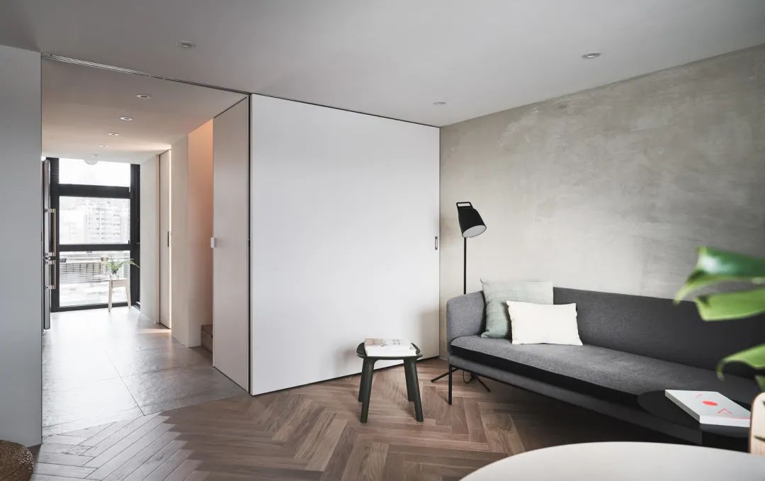 Minimalist apartment of 55 square meters, without wasting every square ...