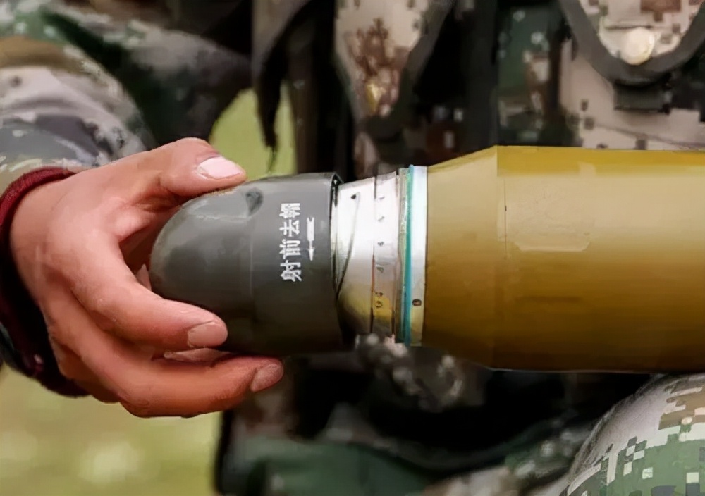 Type 87 82mm mortar, equipped with battery or machine gun battery of ...