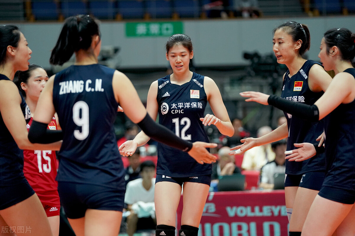 Zhu Ting and Zhang Changning took turns to "hold the umbrella", and it ...