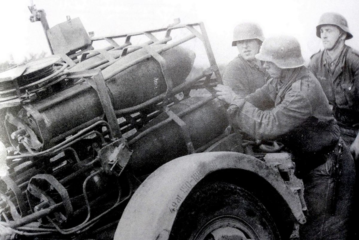 The sWG40 and sWG41 simple rocket launchers of the German artillery of ...