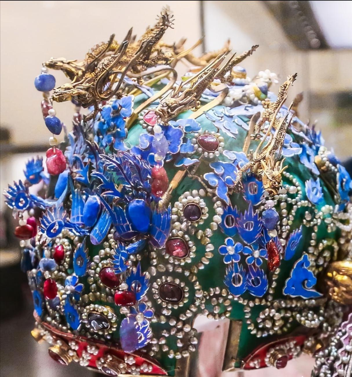 Record the moment when the Wanli Emperor Ding Tomb was excavated: the ...