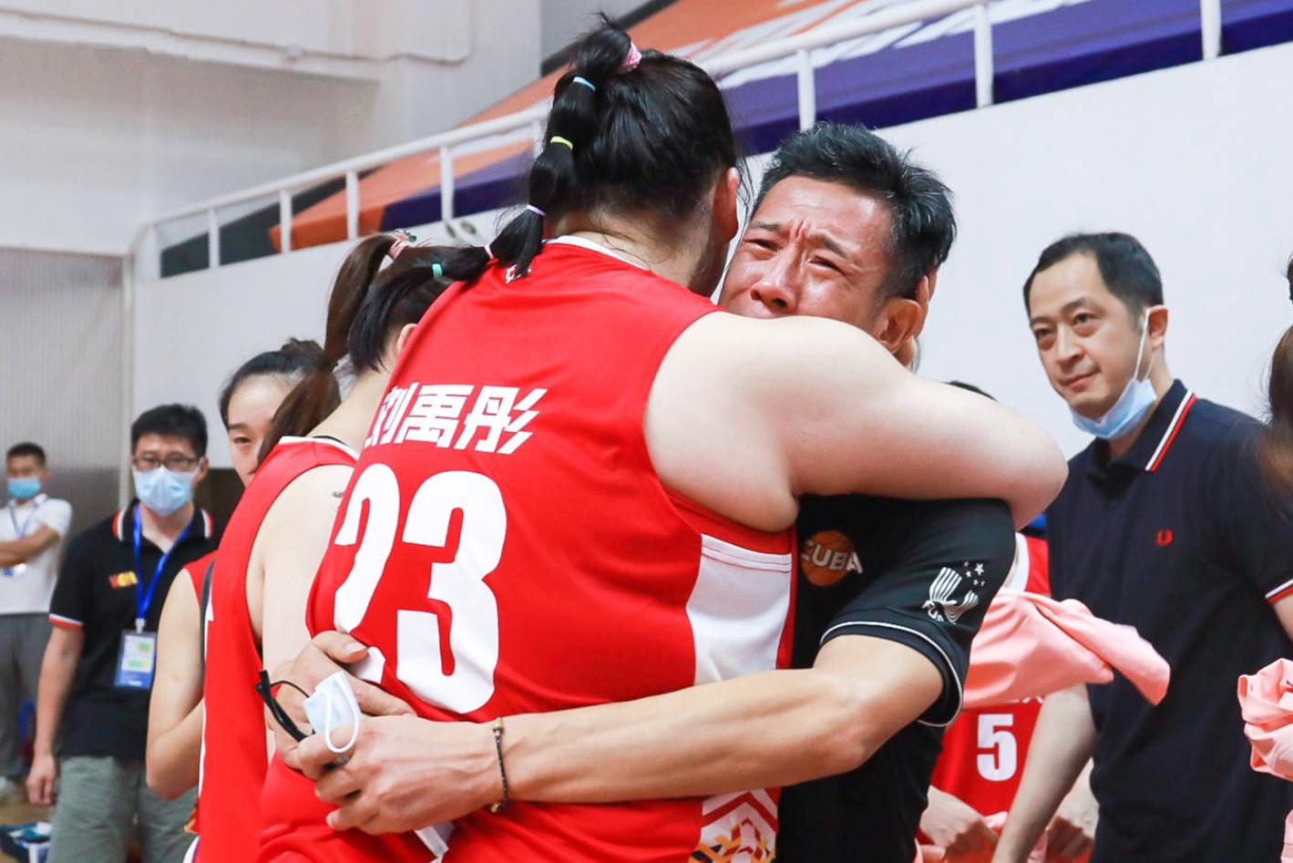 Liu Yutong: Female version of O'Neal, 45 points and 9 rebounds, final ...