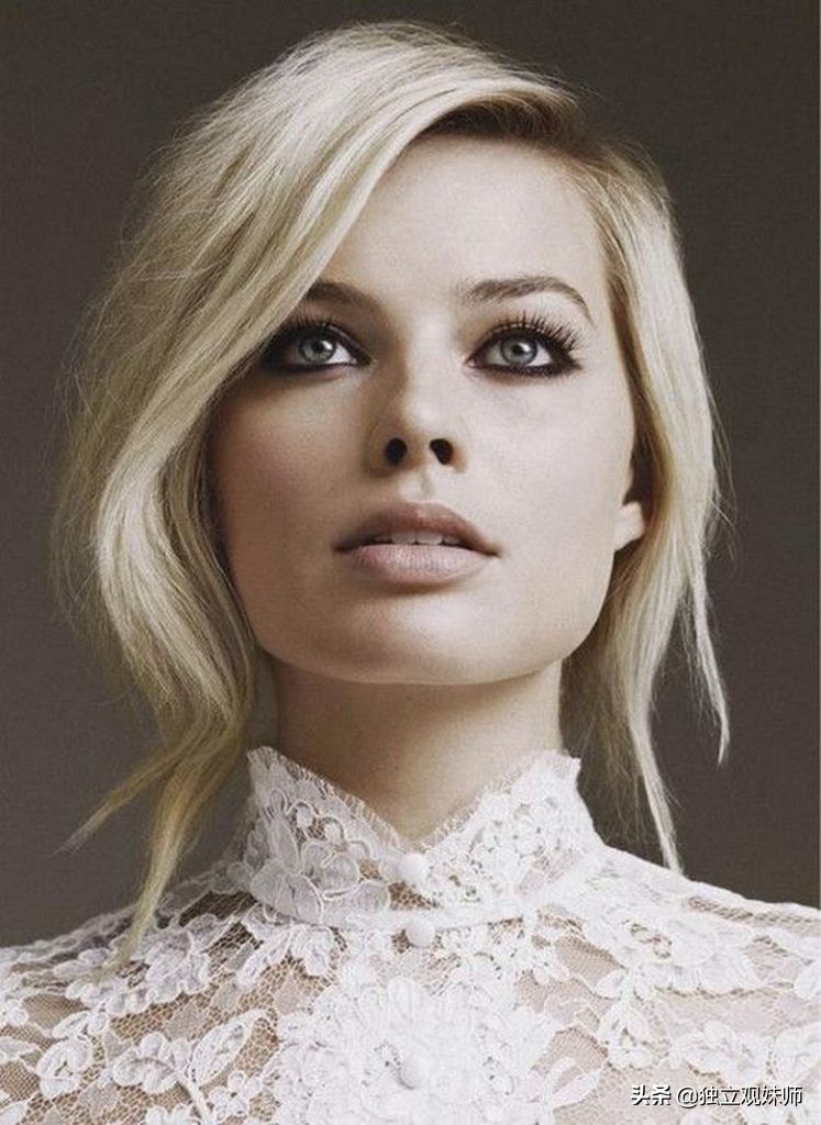 Margot Robbie, and some old photos - iMedia