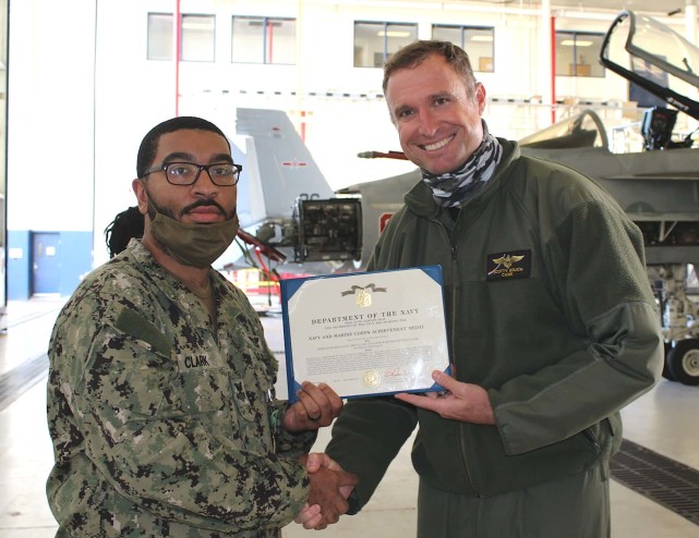 From the Soviet-style red five-star to "August One", the PLA military ...