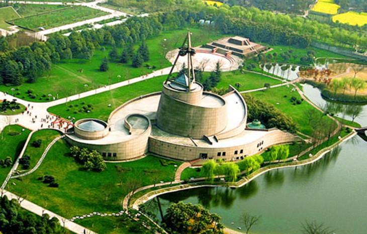 Are the bronze trees in Sanxingdui Jianmu? The records in "Shanhaijing ...