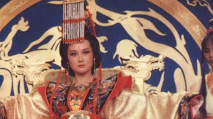 The ageless actress Pan Yingzi, 72 years old, has a light body and is ...