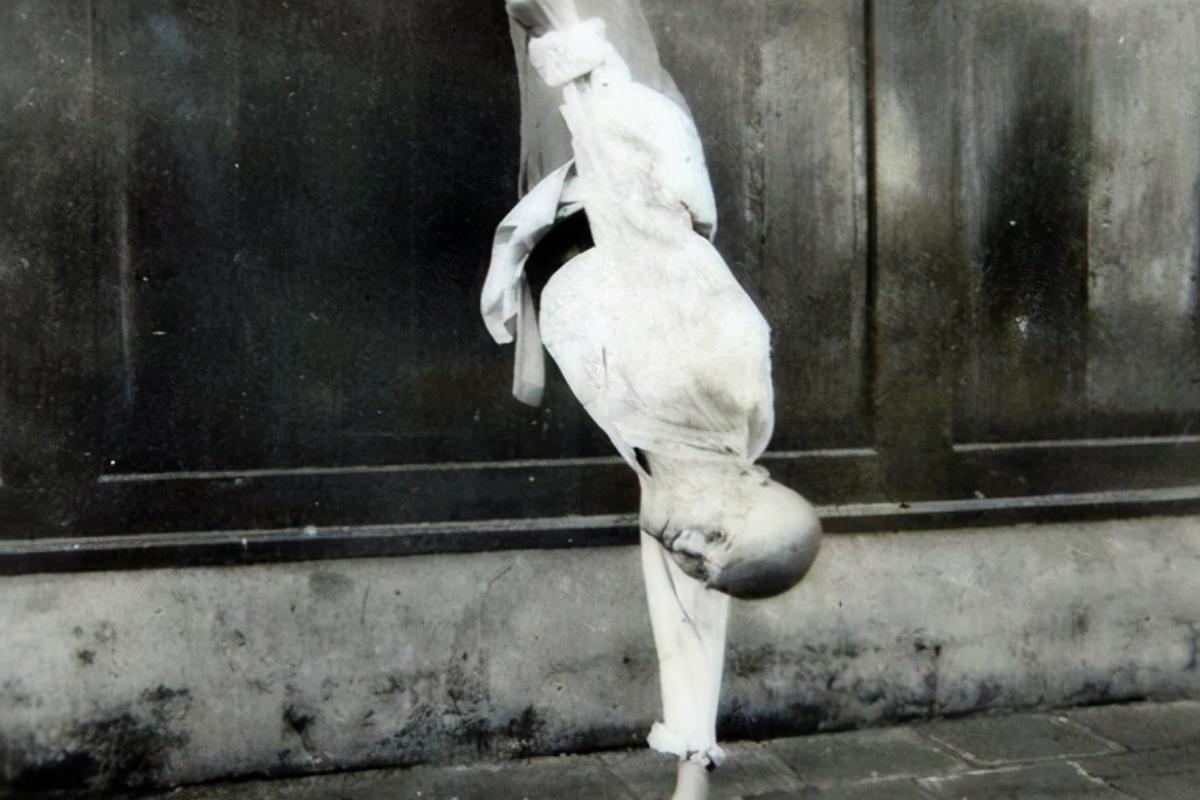 The famous Master Hai Deng in the 1980s was controversial after he ...