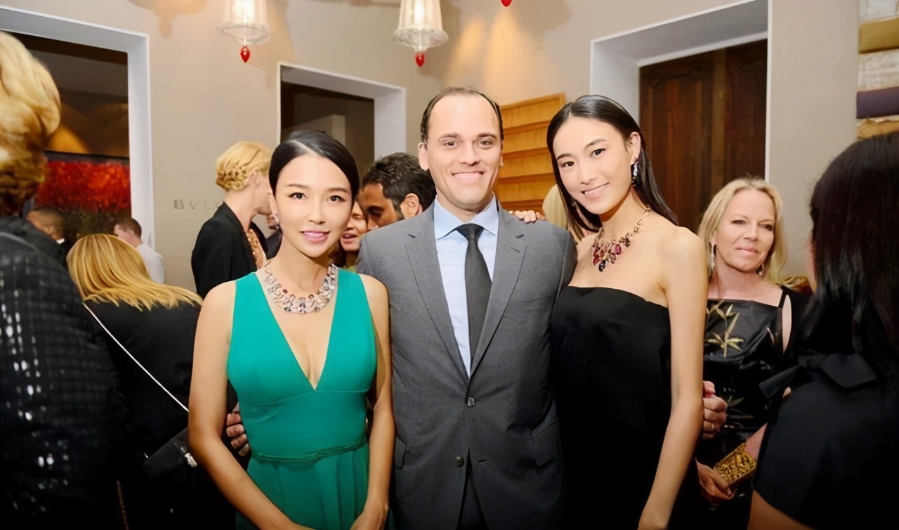 Once abandoned the president of Huayi, committed to Edison Chen for ...
