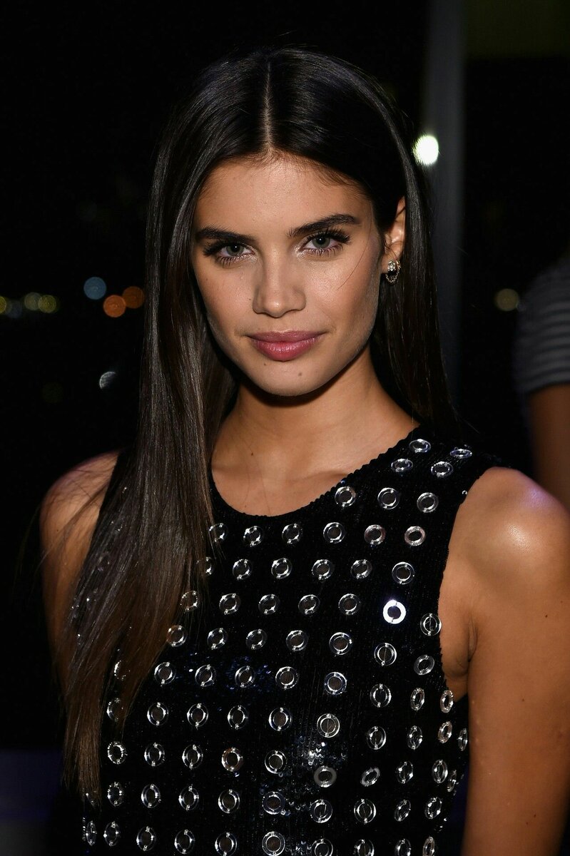 The "most beautiful" Portuguese girl - iNEWS