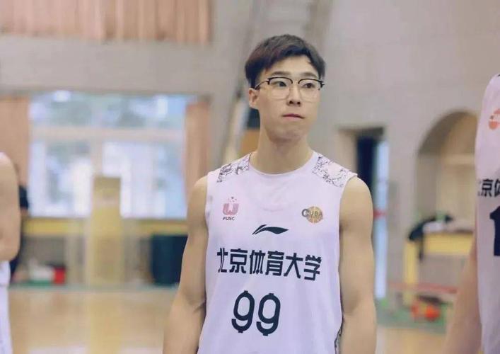 Yang Haozhe hit 19 points at halftime!Huo Nan chose the right person?He shouldn't only average 4 ...