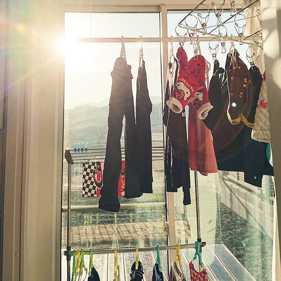 Indoor clothes drying skills!Japanese housewives use stairs and ...