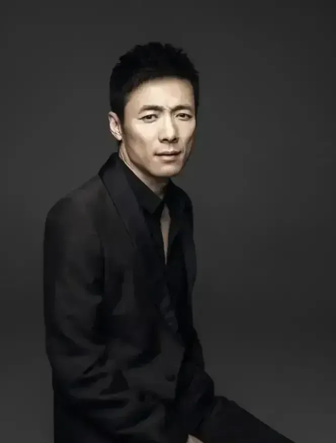 Actor Zu Feng's calligraphy is low-key and restrained, delicate and ...