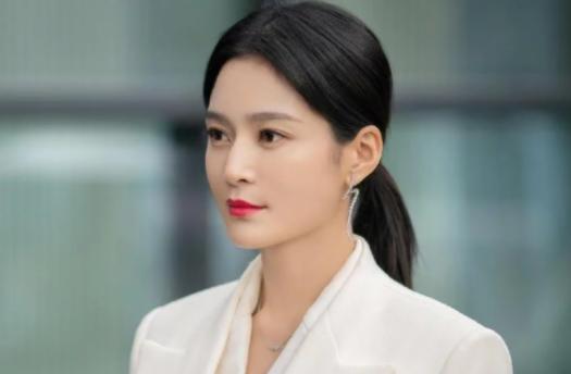 Wang Yuanke debuted for 17 years, she hid too deep - iNEWS