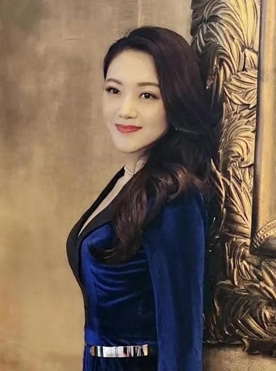 Wang Xiaoyu after divorce is more charm! - iNEWS