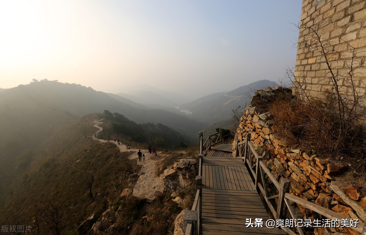 Exploring the ruins of the ancient ghost town of Lijiaya in Qingjian ...