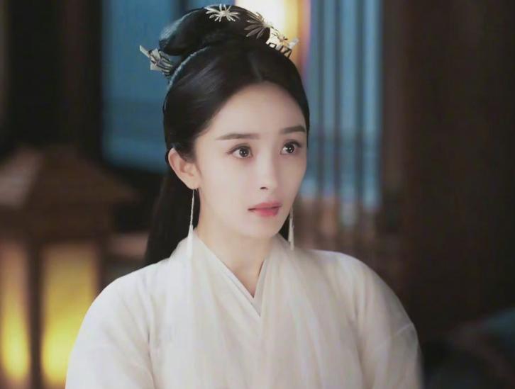 "Mrs. Huzhu" breaks 1.2 billion, Chen Xiaoyun looks beautiful, and Yang Mi's exotic costume ...