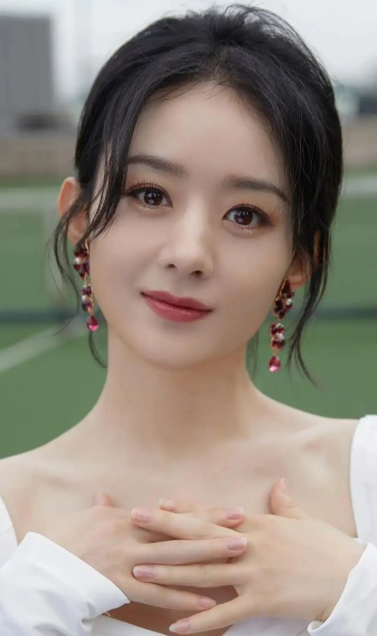 Entertainment News: Zhao Liying, Bai Jingting, Tan Jianci, Chen Weiting, Wu Yifan, Guan Xiaotong ...