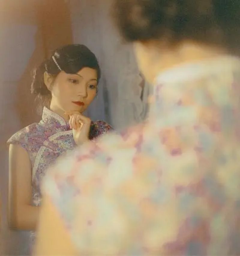 "In the Mirror": A beautiful but very unpopular poem, the artistic ...