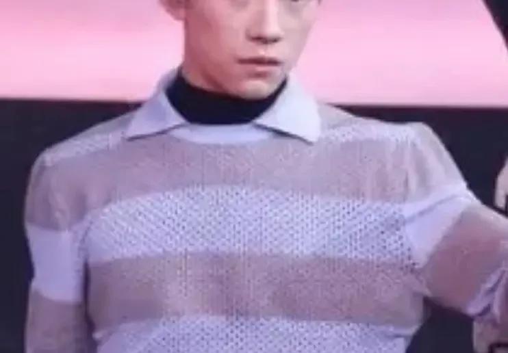 It turns out that many celebrities use shoulder pads and hip pads ...